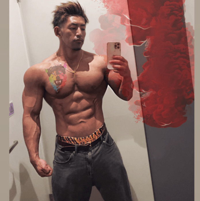 日本大叔秀肌肉,却显 丁丁大”!被网友调侃:去做男优吧健身男人尺寸