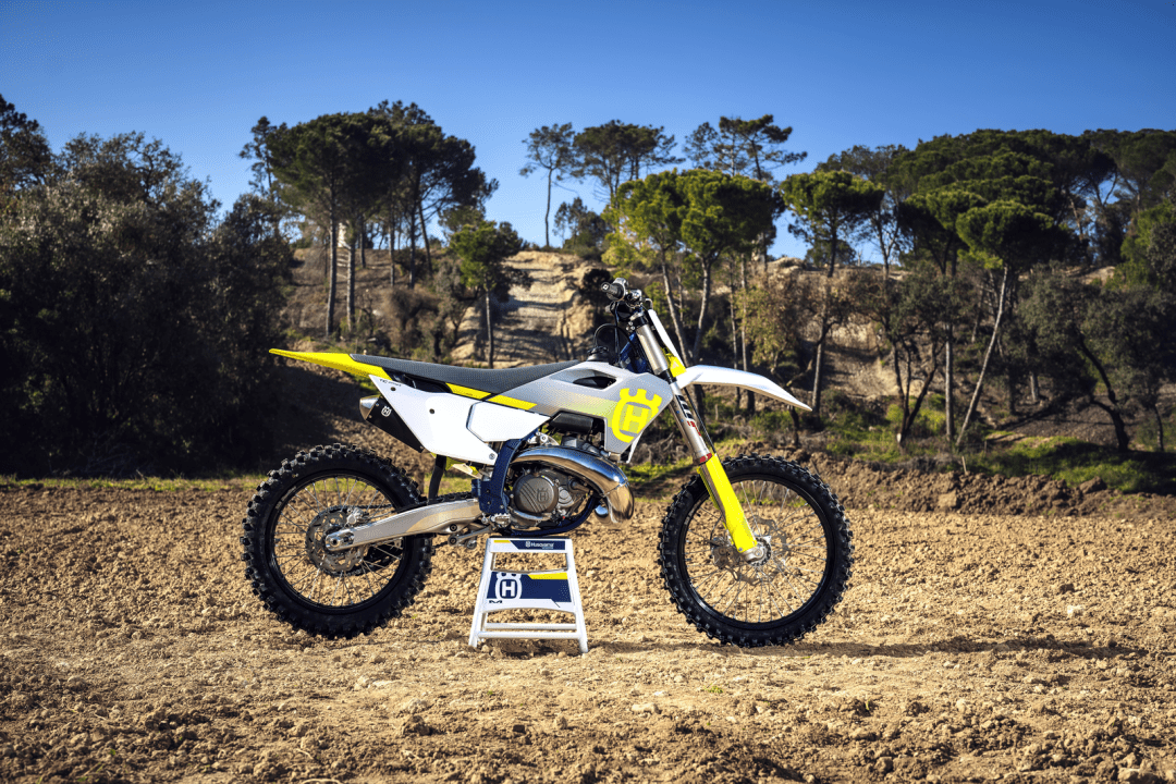 户外特写：胡斯瓦那 2024 越野赛车 TC125、TC250_搜狐汽车_搜狐网