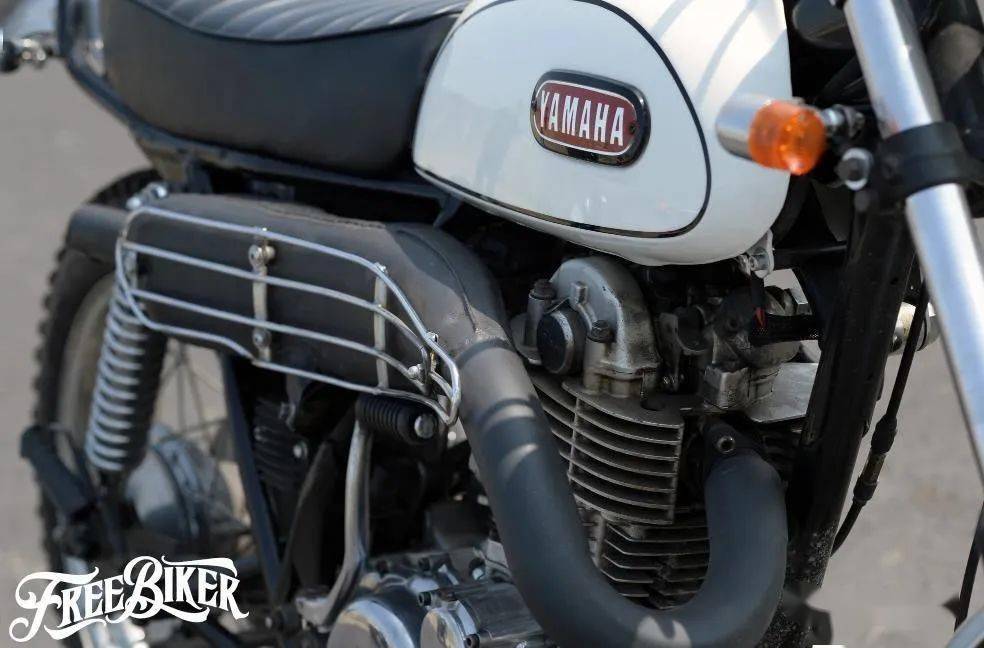 用经典复刻经典：当SR400遇上DT-1 | 每日一车_搜狐汽车_搜狐网