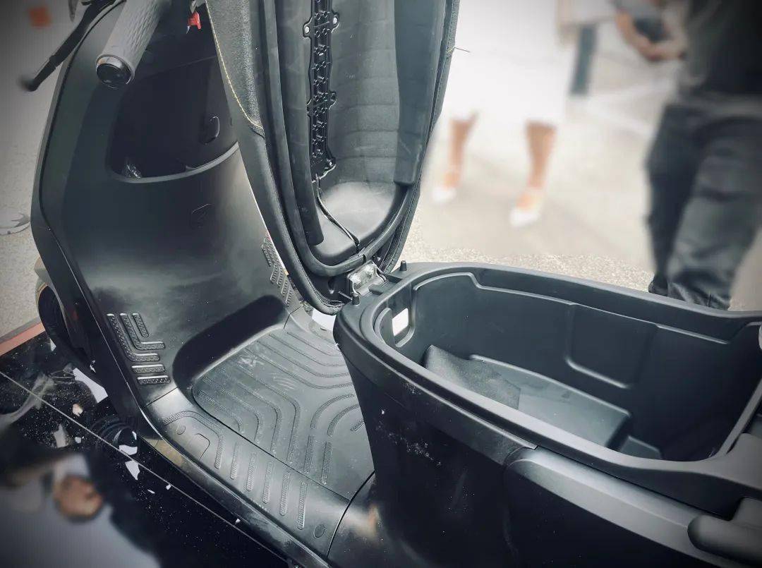 24999元起的九号E300P电摩..._搜狐汽车_搜狐网