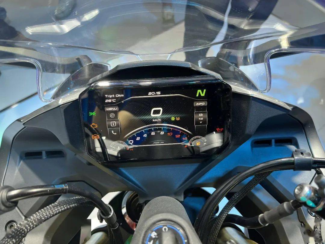 售价33580，春风双缸单摇臂跑车450SR S正式上市_搜狐汽车_搜狐网