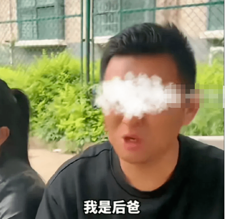 他力气太大了,我差点按不住,我叫了他妈妈来,他才不挣扎”孩子继父因为