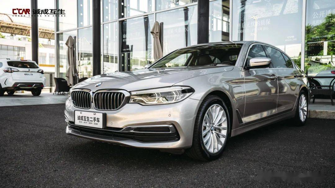 (最新到店)20多万的5系，2.0T+后驱+空气悬架，还是插混！【宝马5系新能源 530Le 豪华套装】_搜狐汽车_搜狐网