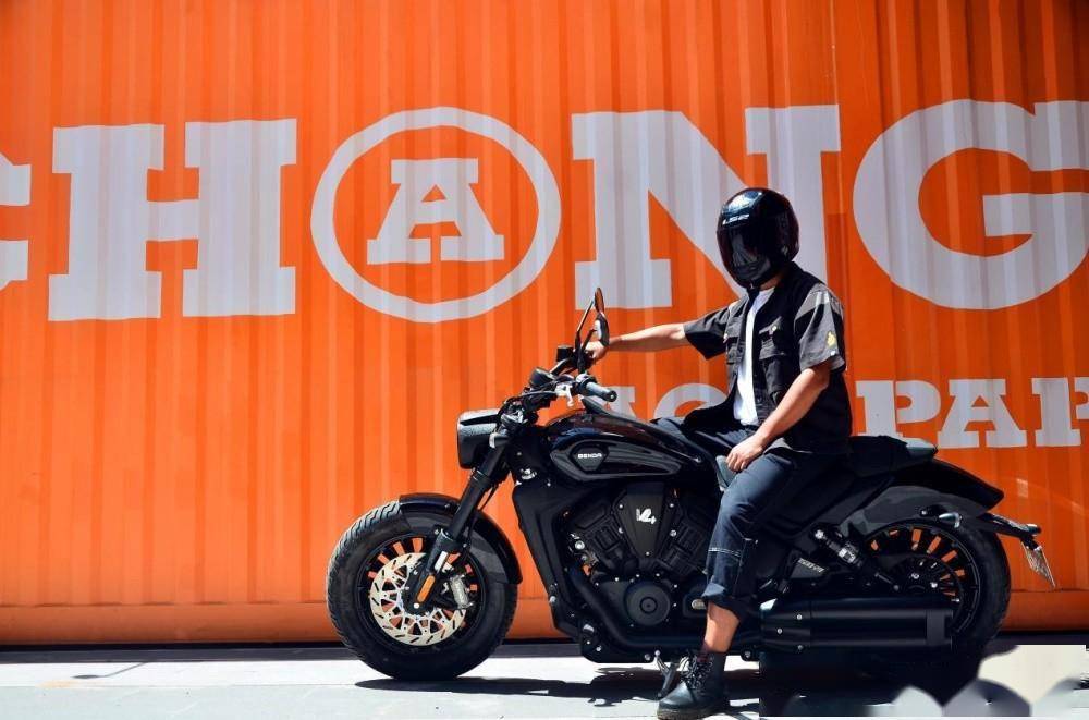 满身尽是“黑科技”——未来巡航黑旗500评测_搜狐汽车_搜狐网