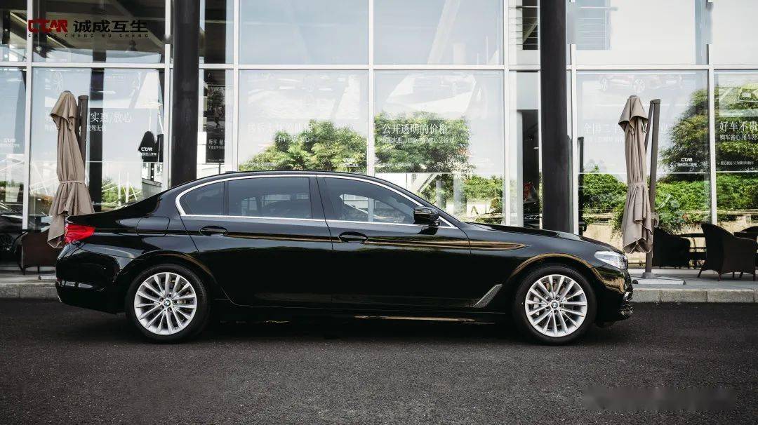 3系的预算买一辆5系，还是插混，它不香？【宝马5系新能源 里程升级版 530Le 先锋版】_搜狐汽车_搜狐网