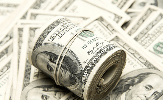 以为钓到大鱼！美14岁男孩打开宝物吓坏，"里面装满2000美元钞票"_哈尔萨_钱包_丹尼