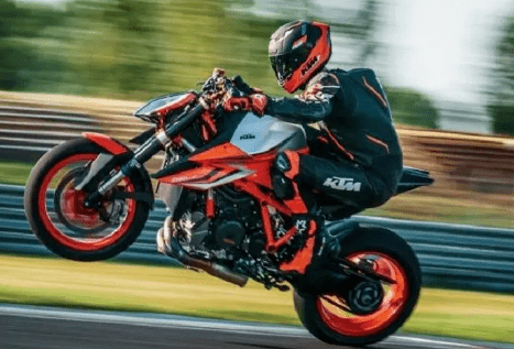 KTM即将推出新990/1390Duke..._搜狐汽车_搜狐网