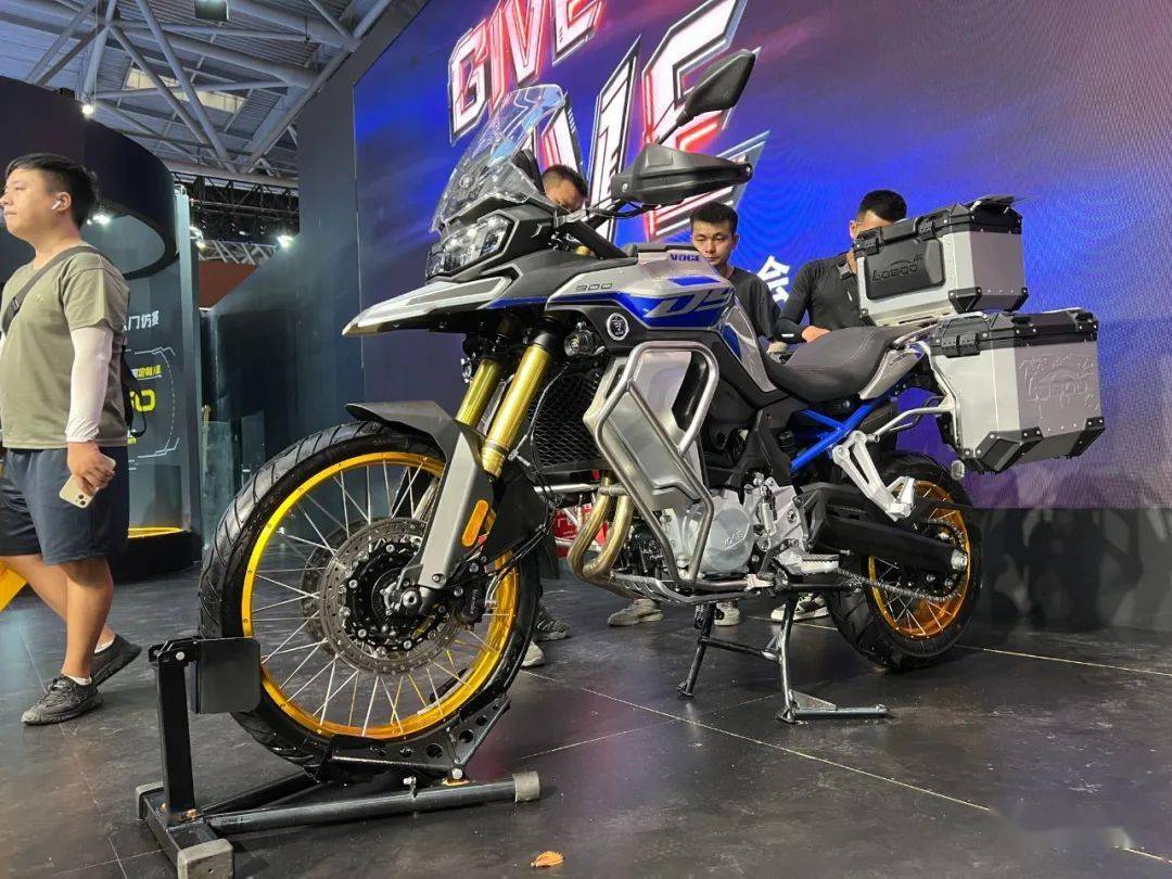 四缸RR666S、DS900X、RR350，无极三款新车亮相_搜狐汽车_搜狐网