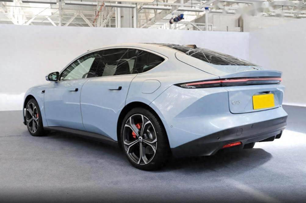 实拍蔚来ET5，入门续航560km，4秒破百，选它还是“34C”？_搜狐汽车_搜狐网