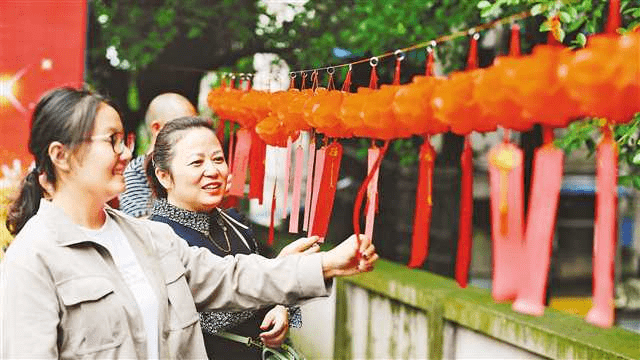 Guessing lantern riddles_the_at_and