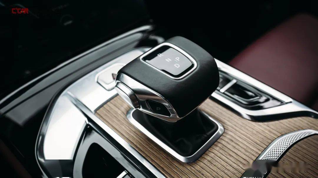 气场不输百万级豪车，30万出头即可拥有！【红旗E-HS9 460km 旗享版 六座】_搜狐汽车_搜狐网