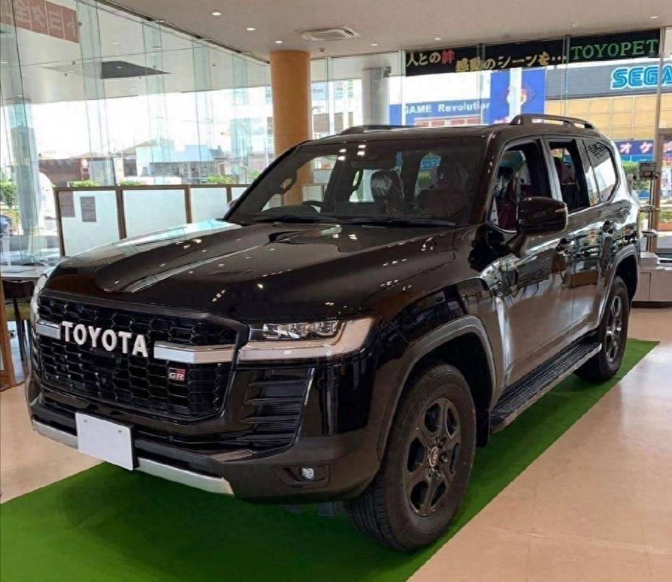丰田陆巡GR“黑骑士”，霸气依旧，运动元素全面升级，3.5T+10AT_搜狐汽车_搜狐网