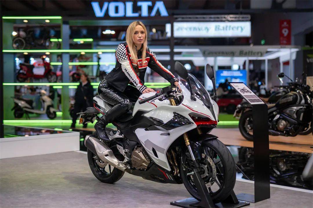 QJMOTOR赛1000亮相2023 EICMA米兰展_搜狐汽车_搜狐网
