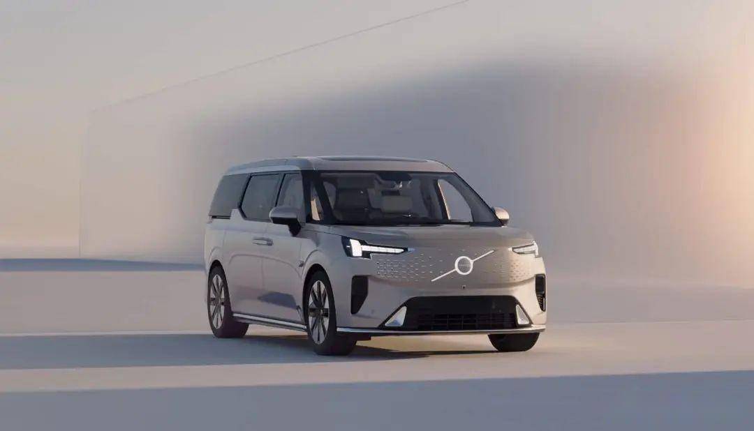 81.8万元的精装版极氪009，沃尔沃EM90凭什么？_搜狐汽车_搜狐网