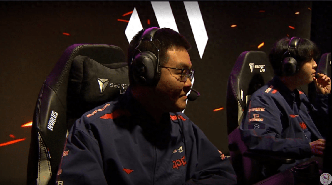 真有这么邪门？40天前网友塔罗牌算出WBG会夺冠！_预测_队伍_总决赛