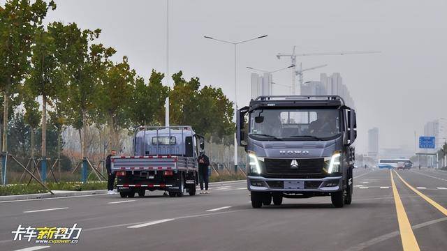 AT是轻卡未来的吗？试驾行业首款8AT轻卡中国重汽HOWO统帅_搜狐汽车_搜狐网