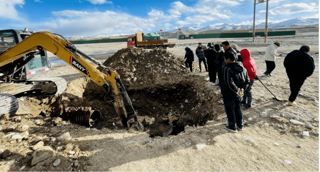 县住建局:为民办事解民忧,疏通管道畅出行 治多县 污水 进行